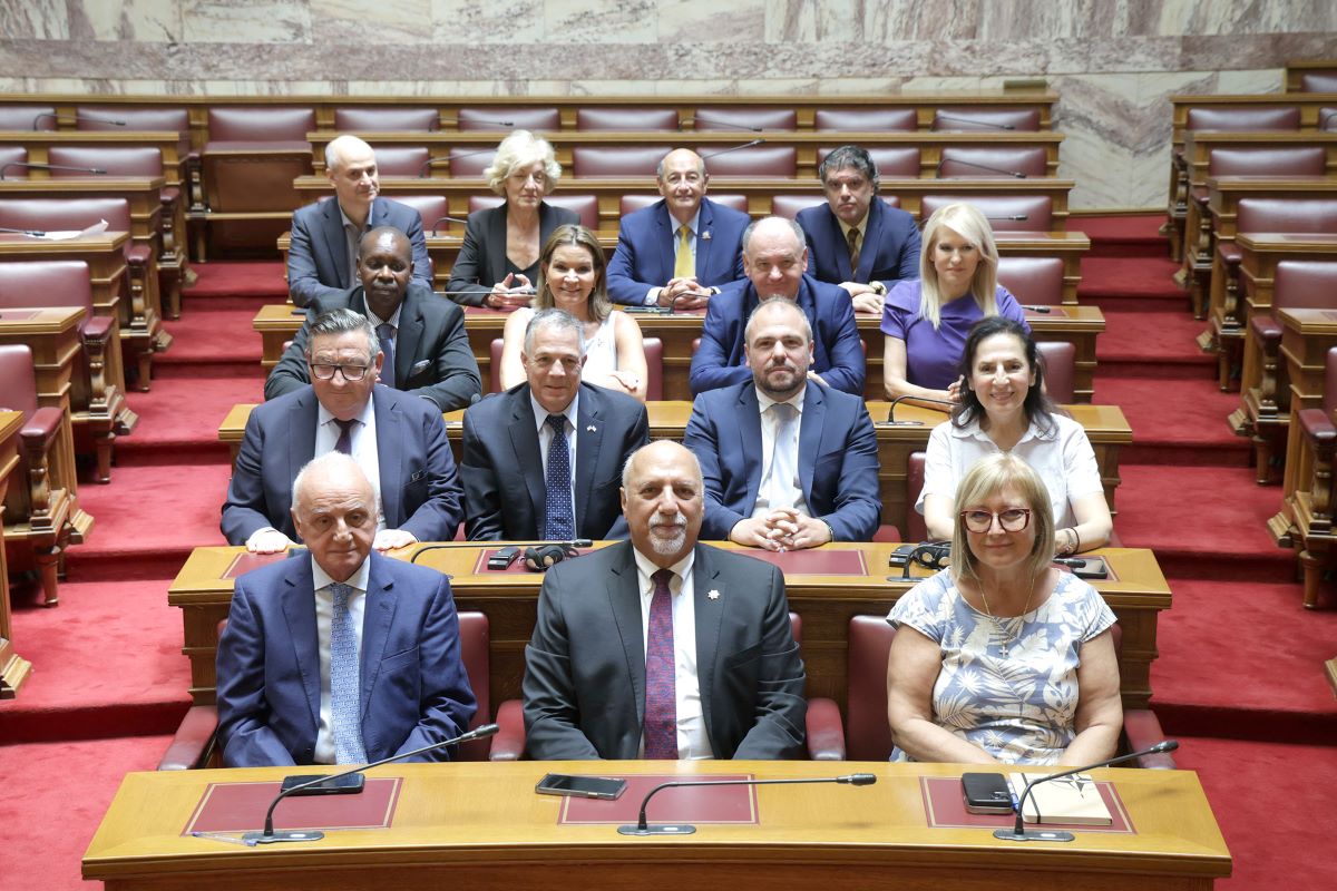 Επίσκεψη της Πα.Δ.Ε.Ε. στη Βουλή των Ελλήνων - Greek News USA
