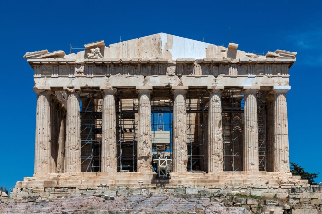 Μενδώνη: «Το δυτικό αέτωμα του Παρθενώνα συμπληρώνεται έπειτα από 220 ...